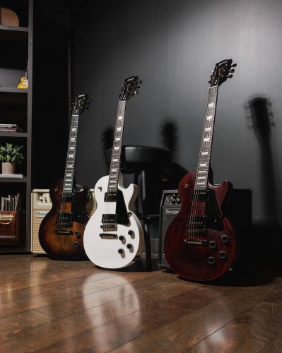 Gibson Guitar UK